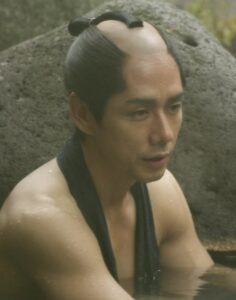 【2023年最新の美ボディー画像】西島秀俊の筋肉がムキムキなのは役者魂がすごいからだった！トレーニング内容がアスリート並みで細マッチョな男性 ...